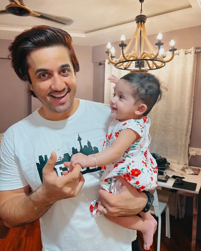 Mumbiker Nikhil: Wiki, Bio, Age, Height, Family, Wife, Net Worth