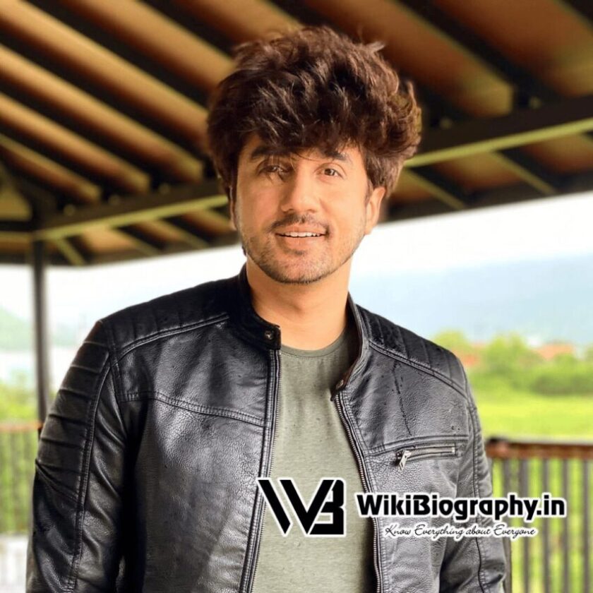 Mumbiker Nikhil: Wiki, Bio, Age, Height, Family, Wife, Net Worth