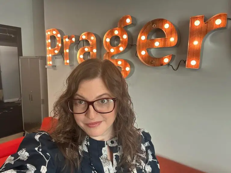 Libby Emmons: Wiki, Bio, Age, Height, Husband, Son, Net Worth