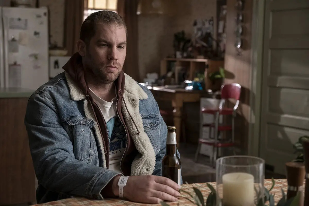 Alex Bonifer: Wiki (Kevin Can F Himself), Bio, Age, Height, Wife, Net Worth