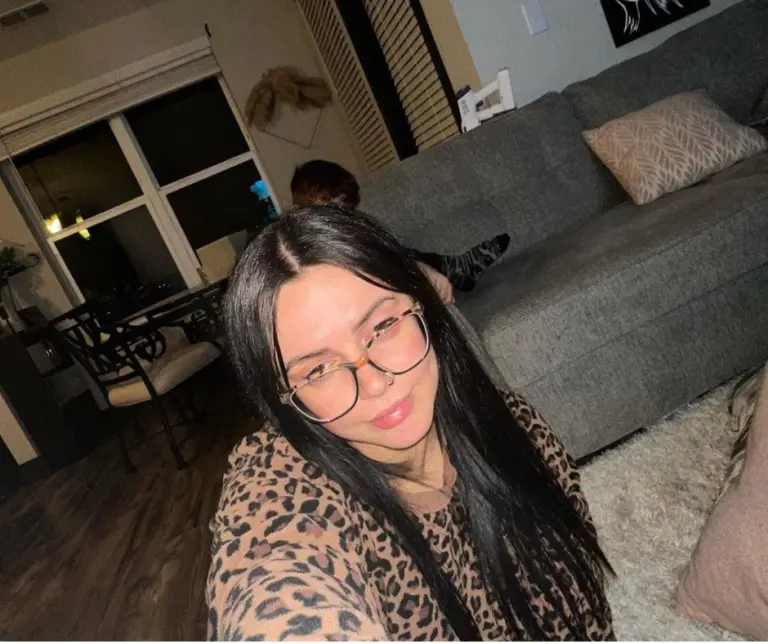 Caitlynne Curtis: Wiki (Singer): Age, Bio, Height, Net Worth