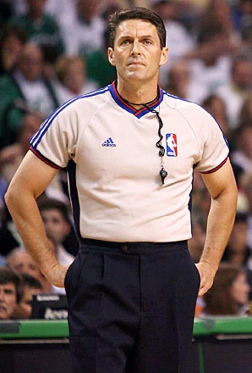 Scott Foster: Wiki (NBA Referee), Bio, Age, Wife, Career, Family, Net worth