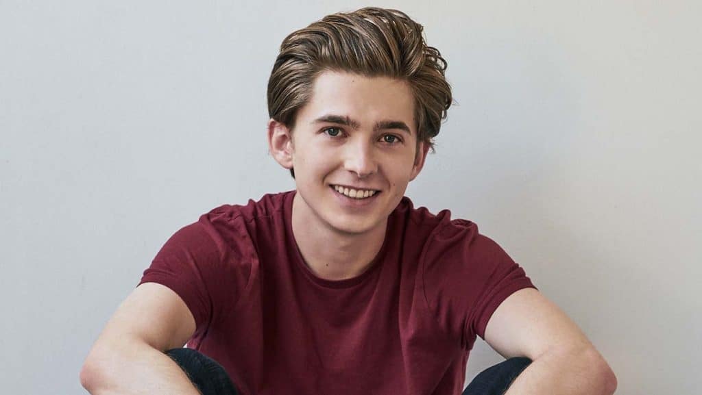 Austin Abrams: Wiki, Bio, Age, Girlfriend, Parents, Height, Net Worth