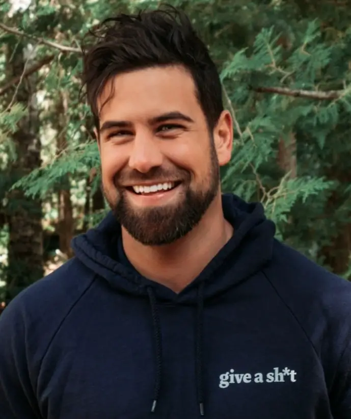 Blake Moynes: Wiki, Bio, Age, Height, Birthday, Family, Girlfriend, Net ...