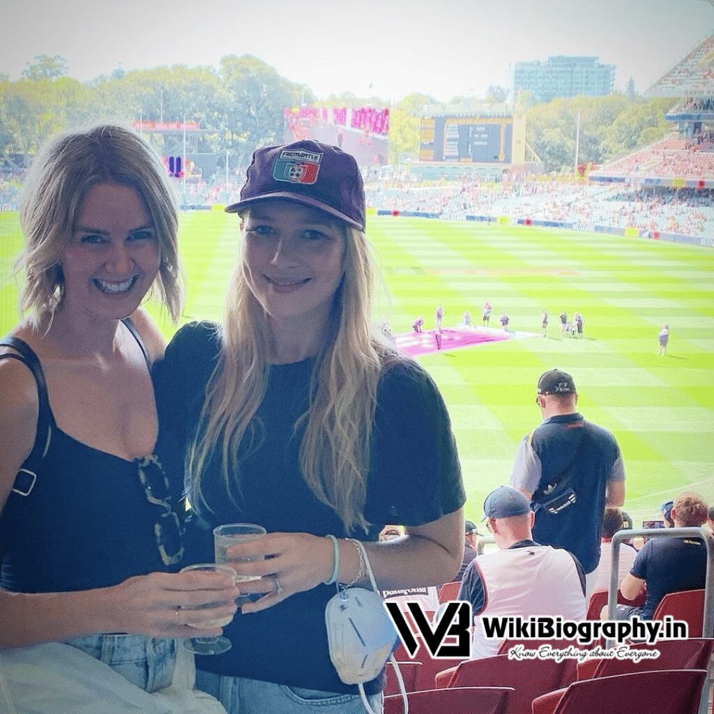 Sally Mundy (David Mundy's Wife): Wiki, Bio, Age, Husband, Artist