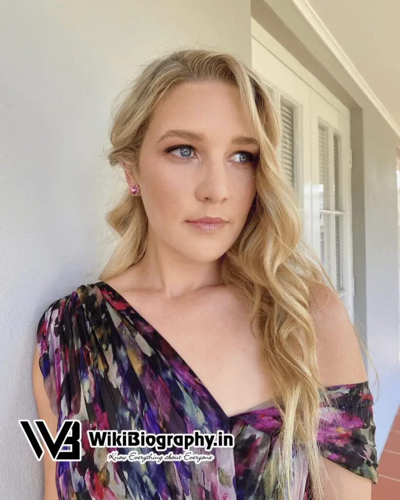 Sally Mundy (David Mundy's Wife): Wiki, Bio, Age, Husband, Artist