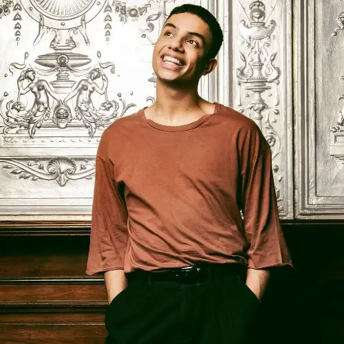 Noah Thomas: Wiki, Bio, Age, Family, Career, Girlfriend, Net Worth