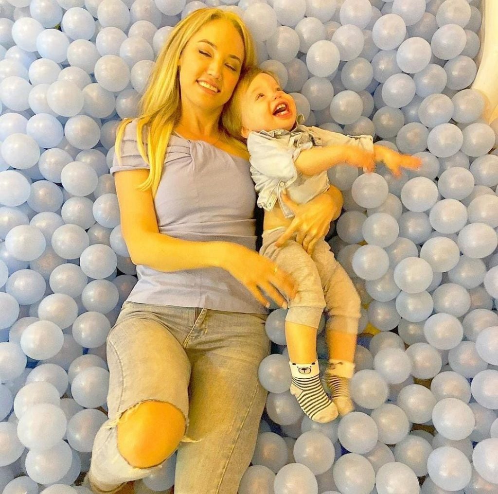 Caroline Marcus: Wiki, Bio, Age, Family, Career, Husband, Net Worth