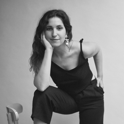 Carla Linares: Wiki, Bio, Height, Age, Movies, Family, Husband, Net Worth