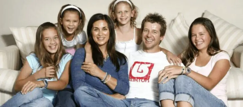 Simon Barnett: Wiki, Bio, Age, Family, Career, Net Worth, Wife