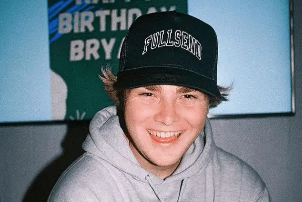 Alex Warren: Wiki, Bio, Age, Family, Career, Net Worth, Girlfriend