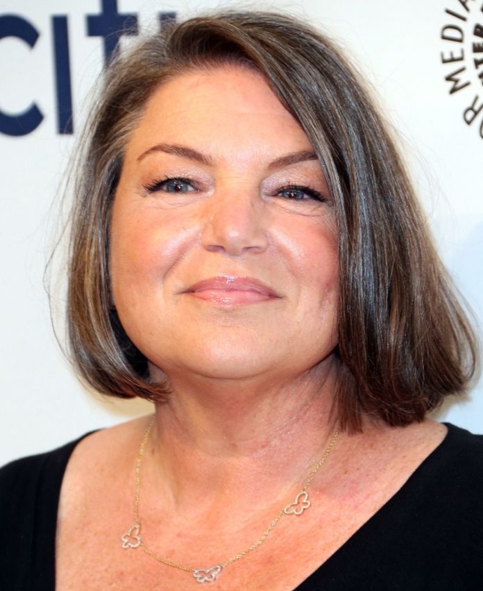 Mindy Cohn: Wiki, Bio, Age, Height, Career, Family, Partner, Net Worth