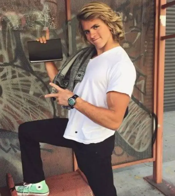 Cole LaBrant: Wiki, Bio, Age, Height, Career, Family, Wife, Kids, Net Worth