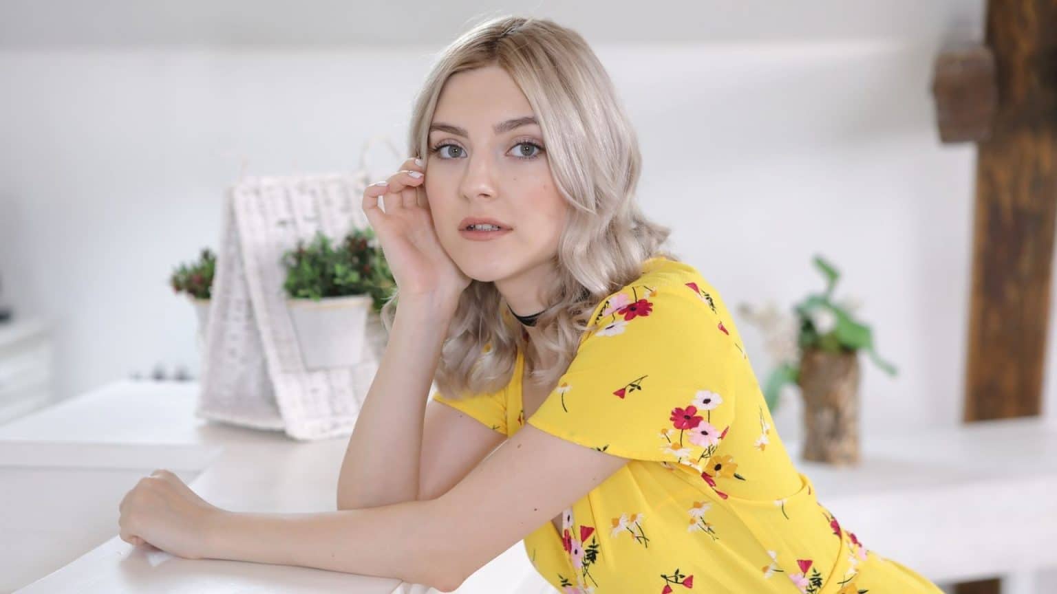 Eva Elfie: Wiki, Bio, Age, Height, Family, Career, Net Worth, Boyfriend