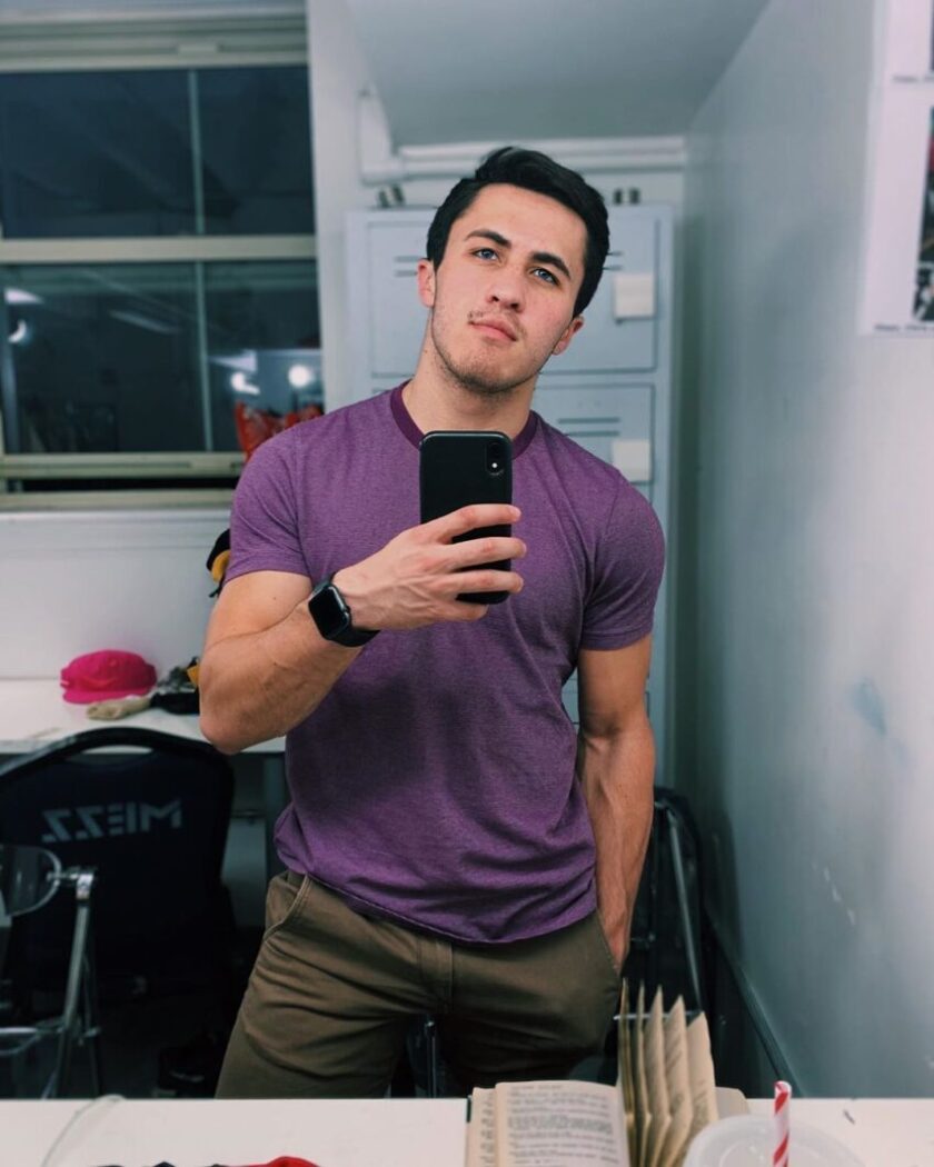 Chris Olsen: Wiki, Bio, Age, Height, TikTok, Girlfriend, Net Worth ...