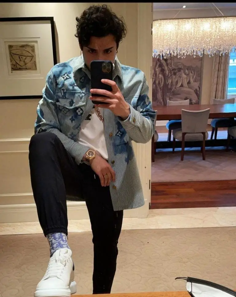 James William Awad: Wiki, Bio, Age, Singer, Family, Plane Controversy, Wife