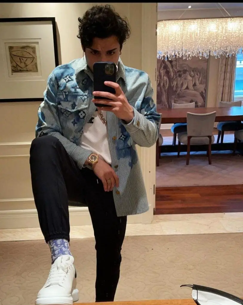 James William Awad: Wiki, Bio, Age, Singer, Family, Plane Controversy, Wife