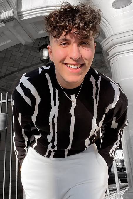 Noah Mujalli: Wiki, Bio, Age, Parents, Height, Girlfriend, Net Worth