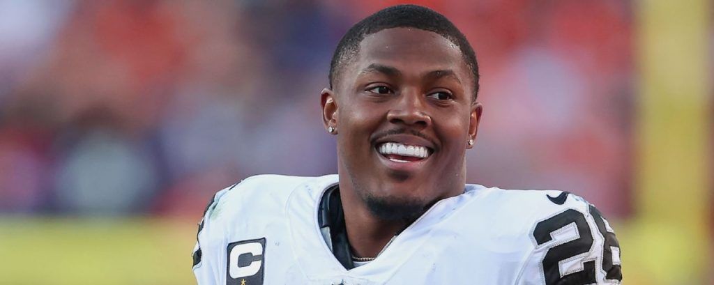 Josh Jacobs: Wiki, Bio, Age, Height, Weight, Parents, Girlfriend, Net Worth