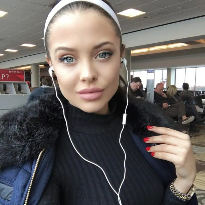 Mara Teigen: Wiki, Bio, Age, Height, Pregnancy, Husband, Kids, Net Worth