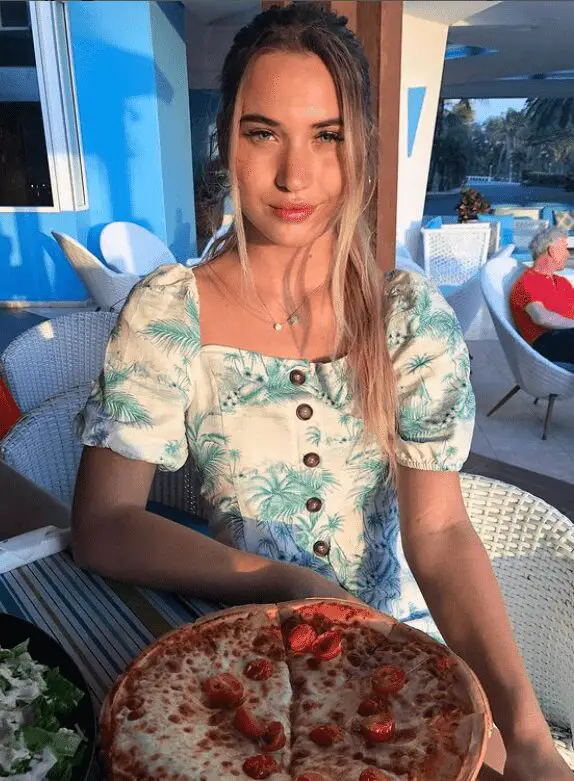 Kayla Thibault: Wiki, Bio, Age, Boyfriend, Net Worth, Family, Education