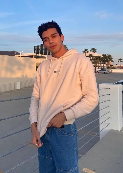 Anthony Keyvan: Wiki, Bio, Age, Height, Parents, Wife, Kids, Net Worth