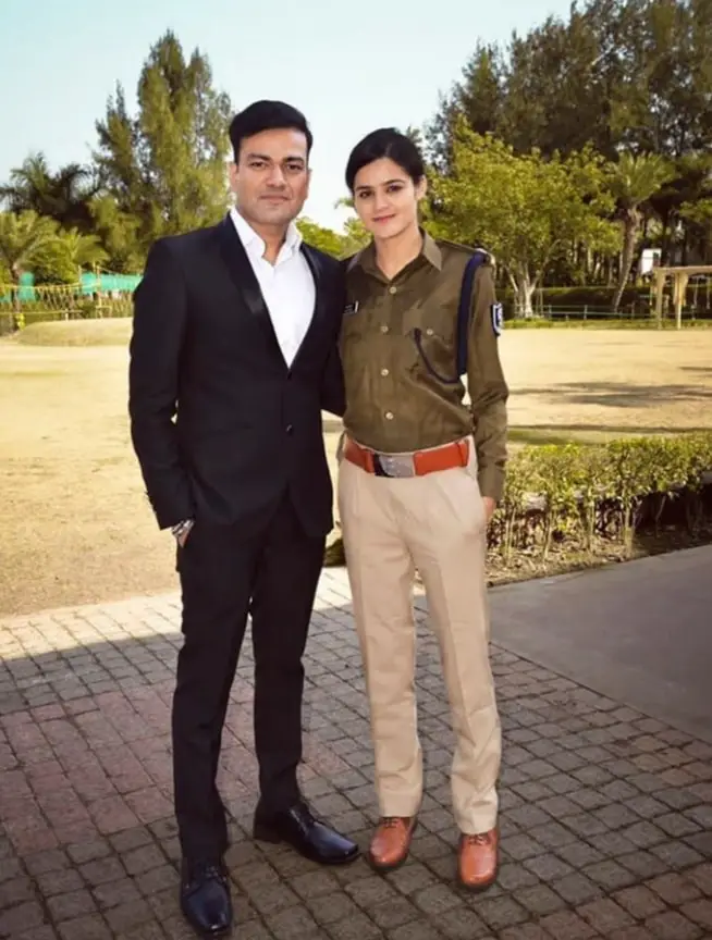 Navjot Simi: Wiki, Bio, Age, Parents, IPS, Salary, Love Story, Net Worth