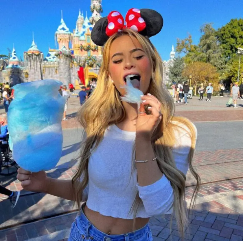 Emily Elizabeth (Model) Wiki, Bio, Age, Family, Height, Boyfriend, Tiktok