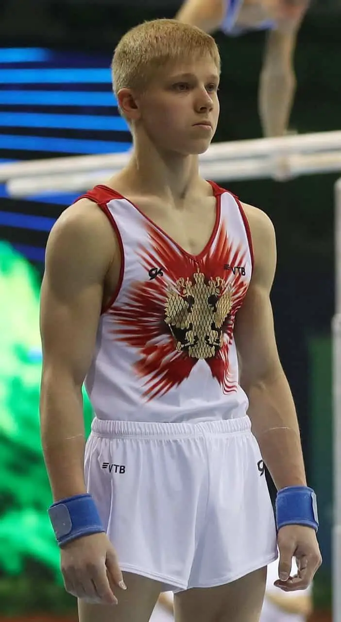 Ivan Kuliak: Wiki, Bio, Age, Family, Girlfriend, Height, Parents, Net Worth