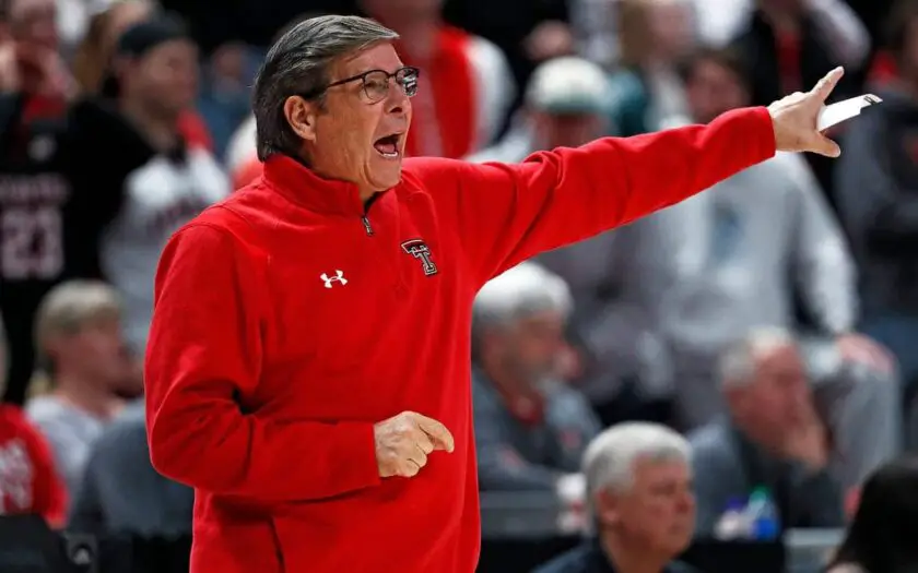 Mark Adams: Wiki, Bio, Age, Family, Wife, Children, Salary, Height, Net ...