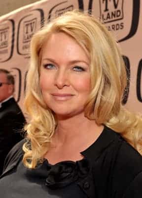 Donna Dixon: Wiki, Bio, Age, Height, Career, Husband, Children, Net Worth