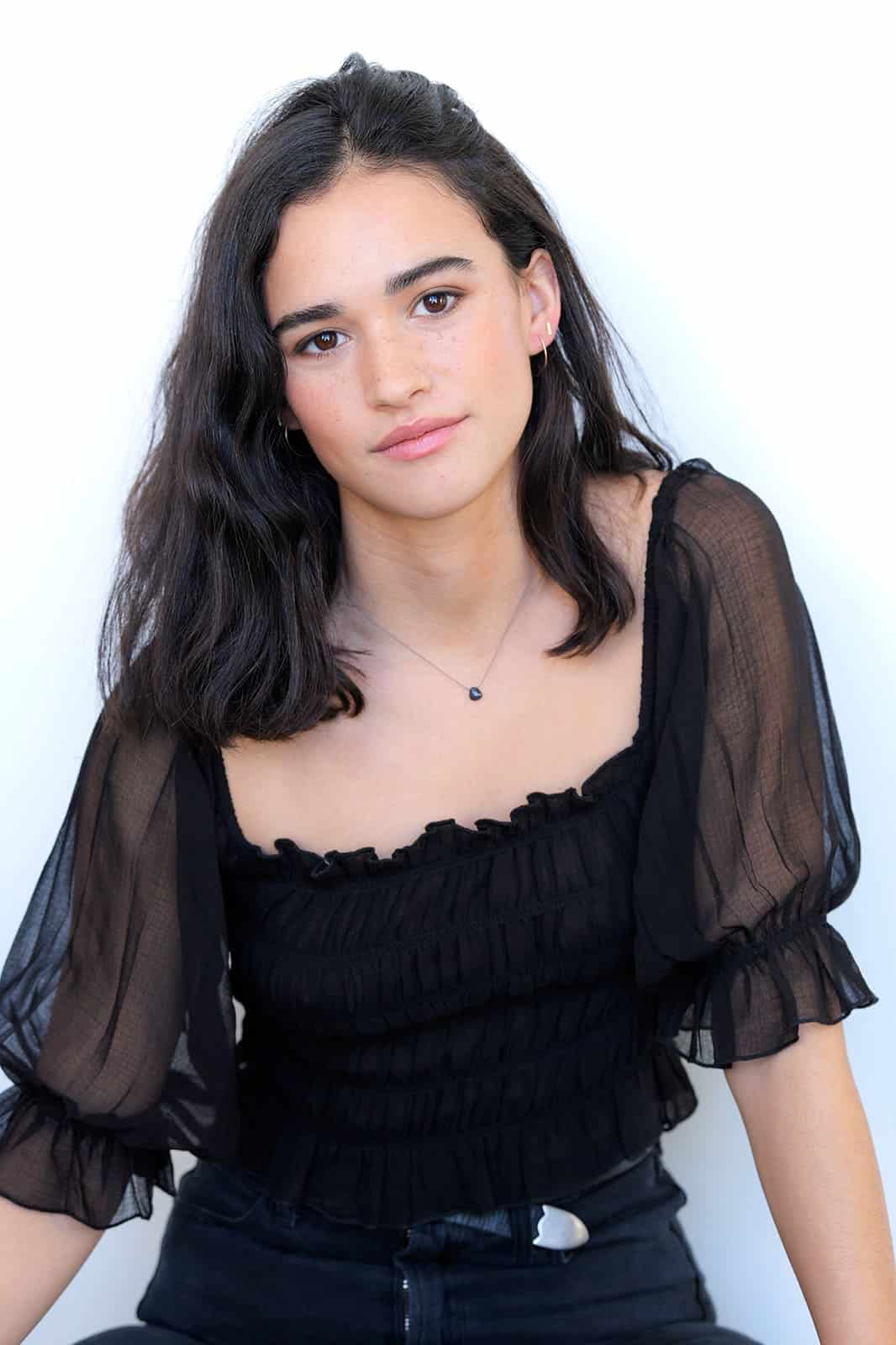 Emma Pasarow: Wiki, Bio, Age, Height, Movies, Boyfriend, Net Worth