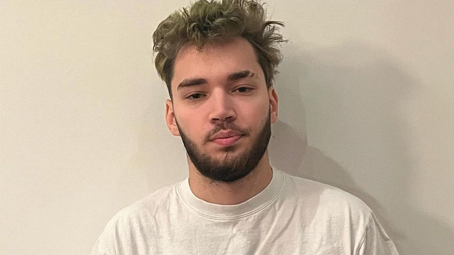 Adin Ross: Wiki, Bio, Sister, Parents, Age, Height, Girlfriend, Net worth