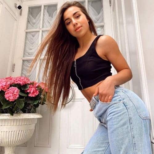 Enola Bedard: Wiki, Bio, Age, Height, Parents, Boyfriend, Family, Net Worth