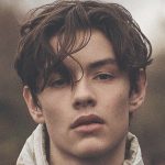 Louis Partridge: Wiki, Bio, Age, Height, Sister, Movies, TV Shows, Birthday