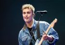 Sam Fender: Wiki, Bio, Age, Height, Career, Parents, Girlfriend, Net Worth