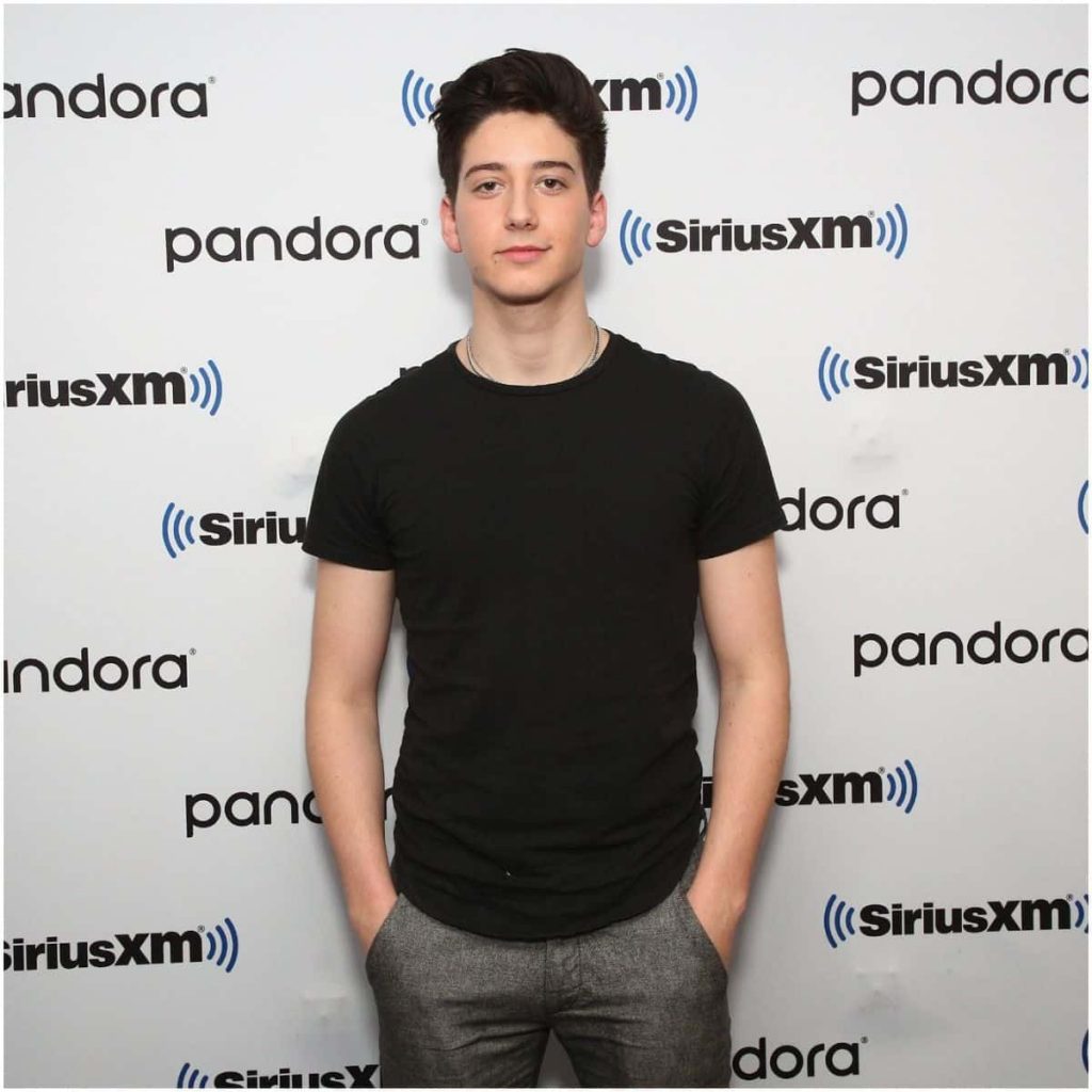 Milo Manheim: Wiki, Bio, Age, Height, Parents, Girlfriend, Family, Net ...