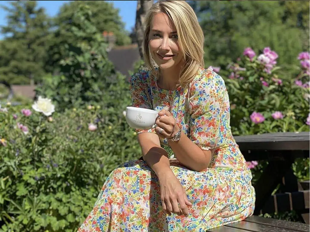 Laura Hamilton: Wiki, Bio, Age, Height, Parents, Husband, Illness, Net ...