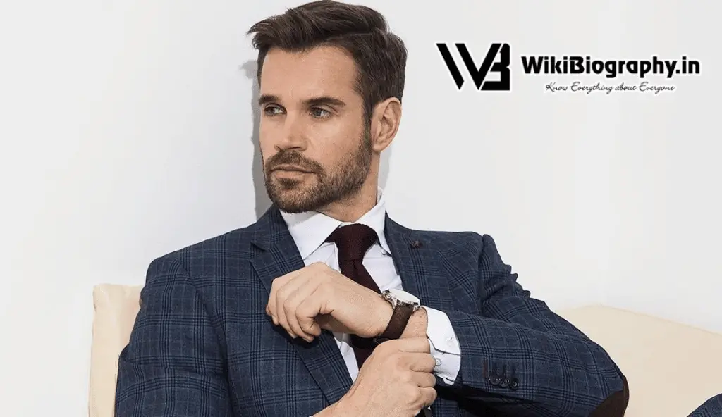 Stephen Huszar: Wiki, Bio, Age, Height, Movies, Parents, Family, Wife