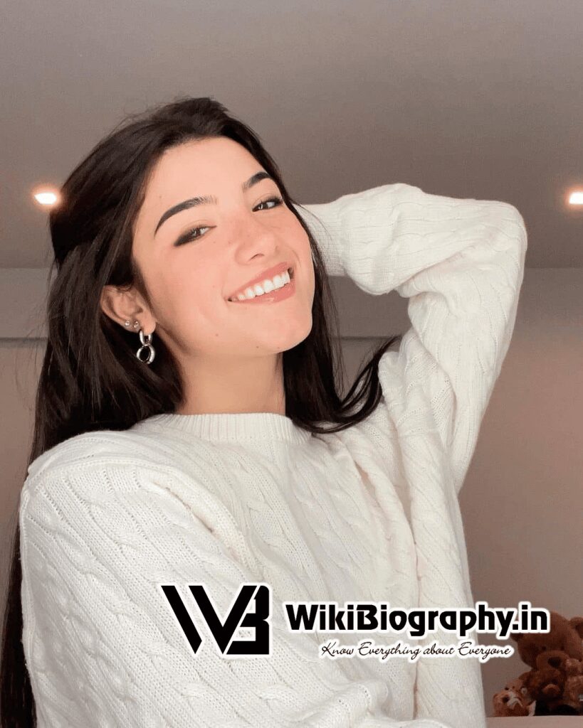 Charli D'Amelio: Wiki, Bio, Age, Height, Education, Boyfriend, Net Worth