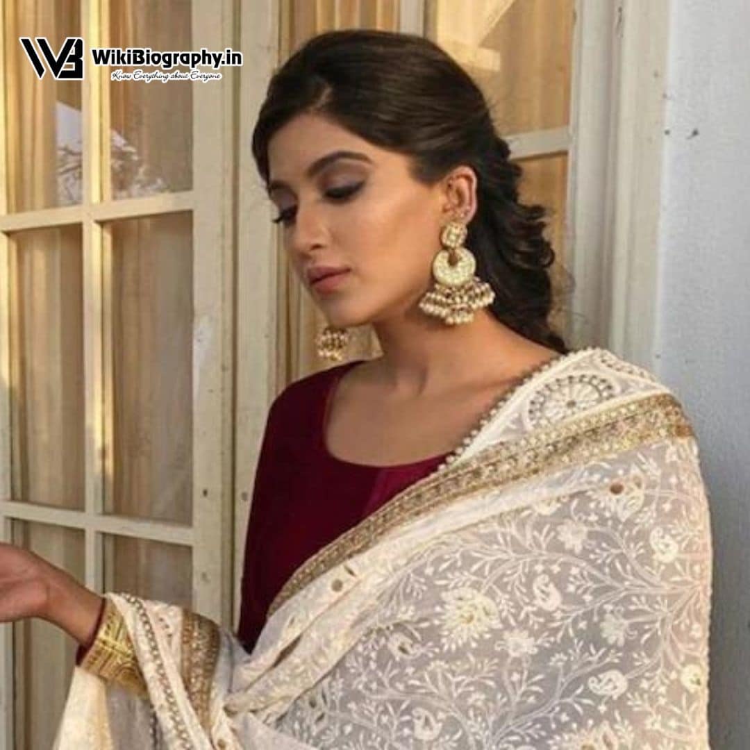 Nimrit Kaur Ahluwalia Wiki, Bio, Age, Height, Bigg Boss, Husband