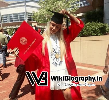 Alexandra Cooper: Wiki, Bio, Age, Height, Parents, Boyfriend, Net Worth