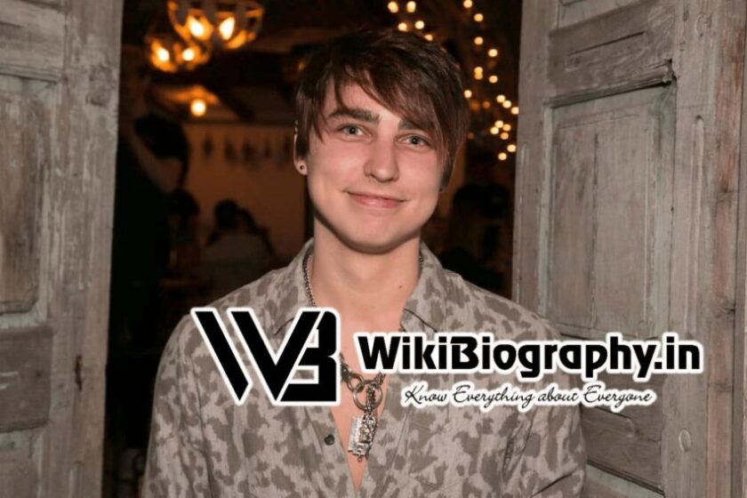 Colby Brock: Wiki, Bio, Age, Height, Family, Girlfriend, Real Name