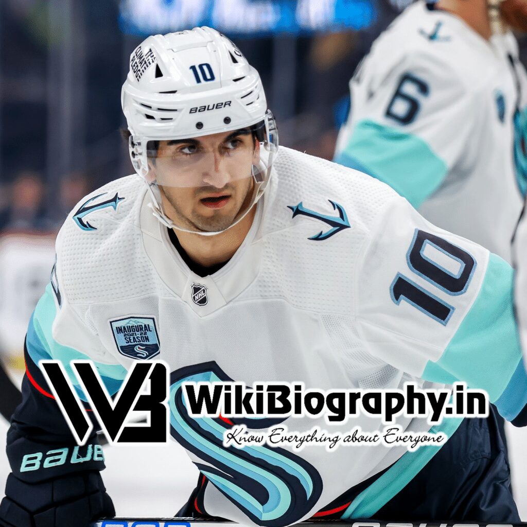 Matty Beniers: Wiki, Bio, Age, Height, Family, Girlfriend, Stats