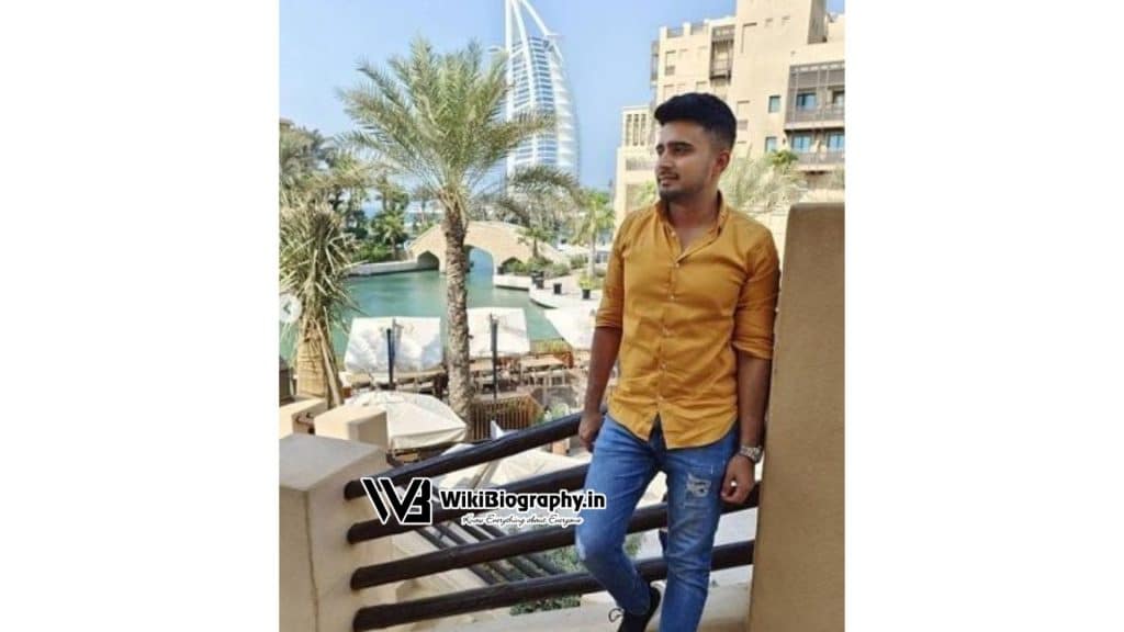 Adil Durrani: Wiki, Bio, Age, Career, Wife, News, Income, Instagram