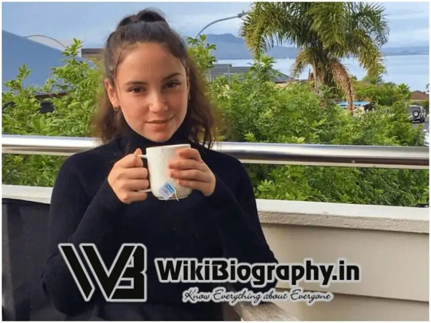 Phoenix Cross: Wiki, Bio, Age, Height, Tattoo, Boyfriend, Family