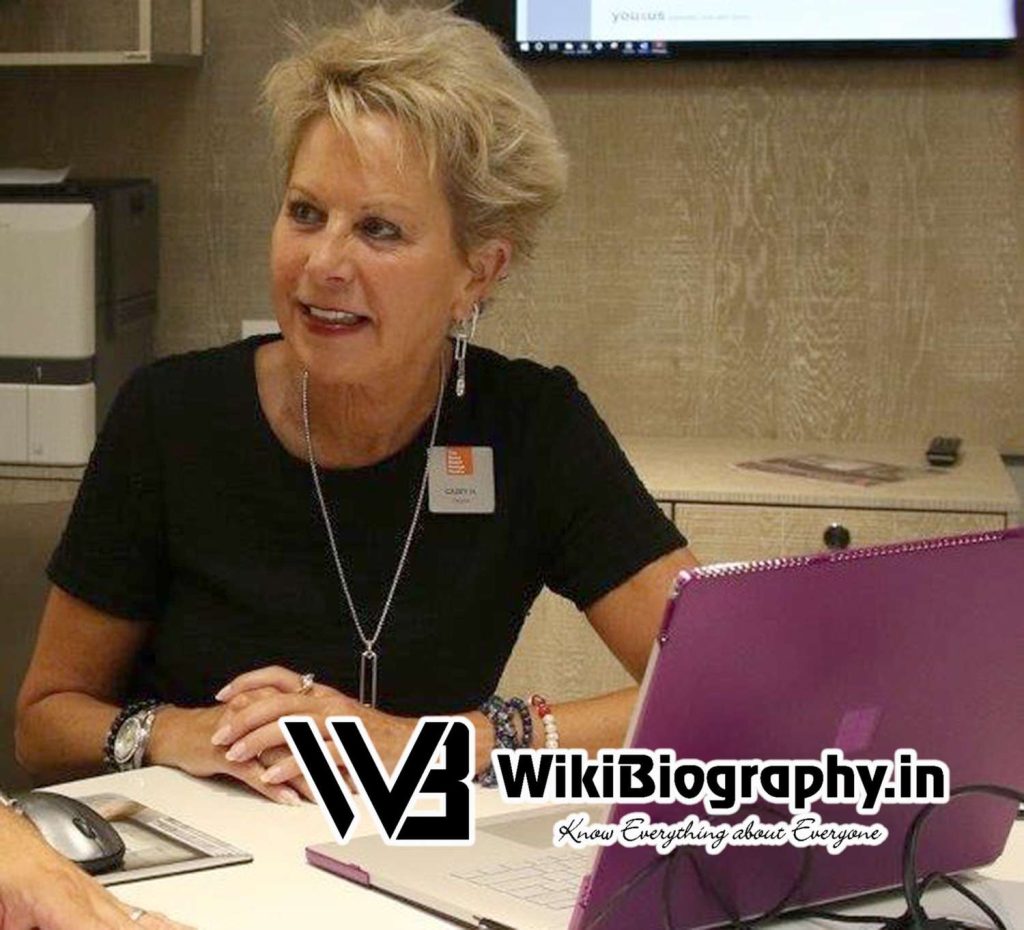 Casey Hammer: Wiki, Bio, Age, Husband, Movies, Books, Family
