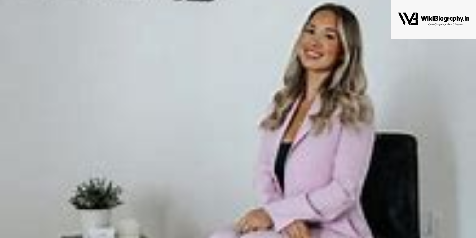 Penelope Cordeau: Wiki, Bio, Age, Boyfriend, Net Worth, Fashion