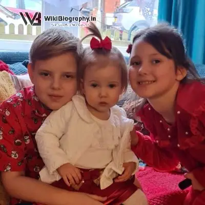 Robert Milkins: Wiki, Bio, Age, Net Worth, Girlfriend, Family