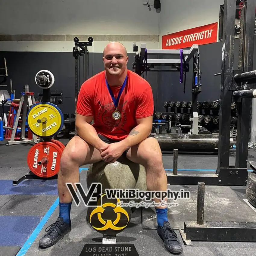 Mitchell Hooper: Wiki, Bio, Age, Family, Girlfriend, Wife, Nationality